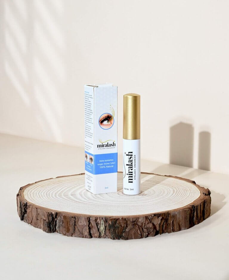 The 5 Best and Safest Eyelash Serums in our 2024 Test